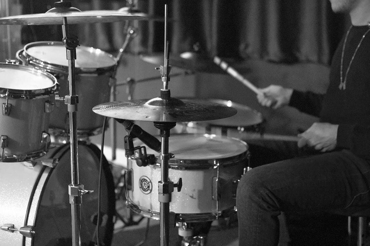 Le batteur star, le coeur du groupe - Adlibitum